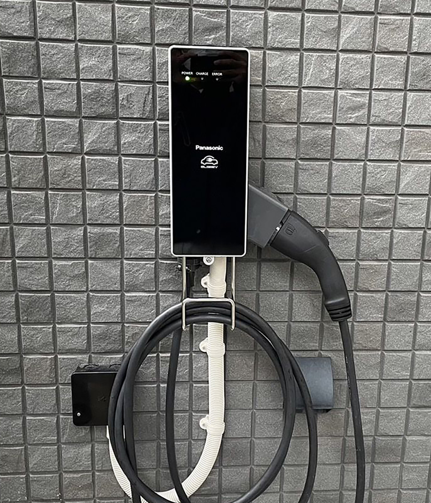 BMW X5対応 壁掛け充電タイプELSEEV hekia S Mode3 | EVステーションプロ